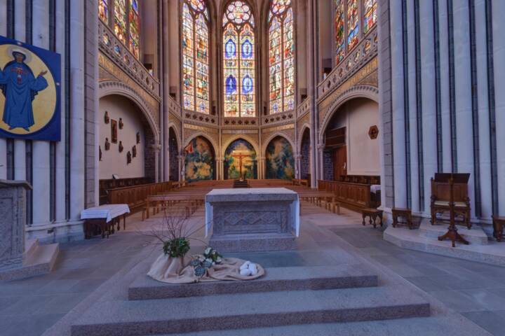 Basilique Notre-Dame - Pontmain (53)