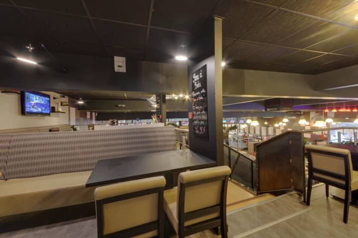 1055 - espace loisirs - Lons le Saunier (39)